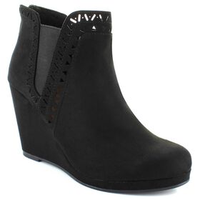 Daisy Fuentes | Shop Now at SHOE DEPT. ENCORE